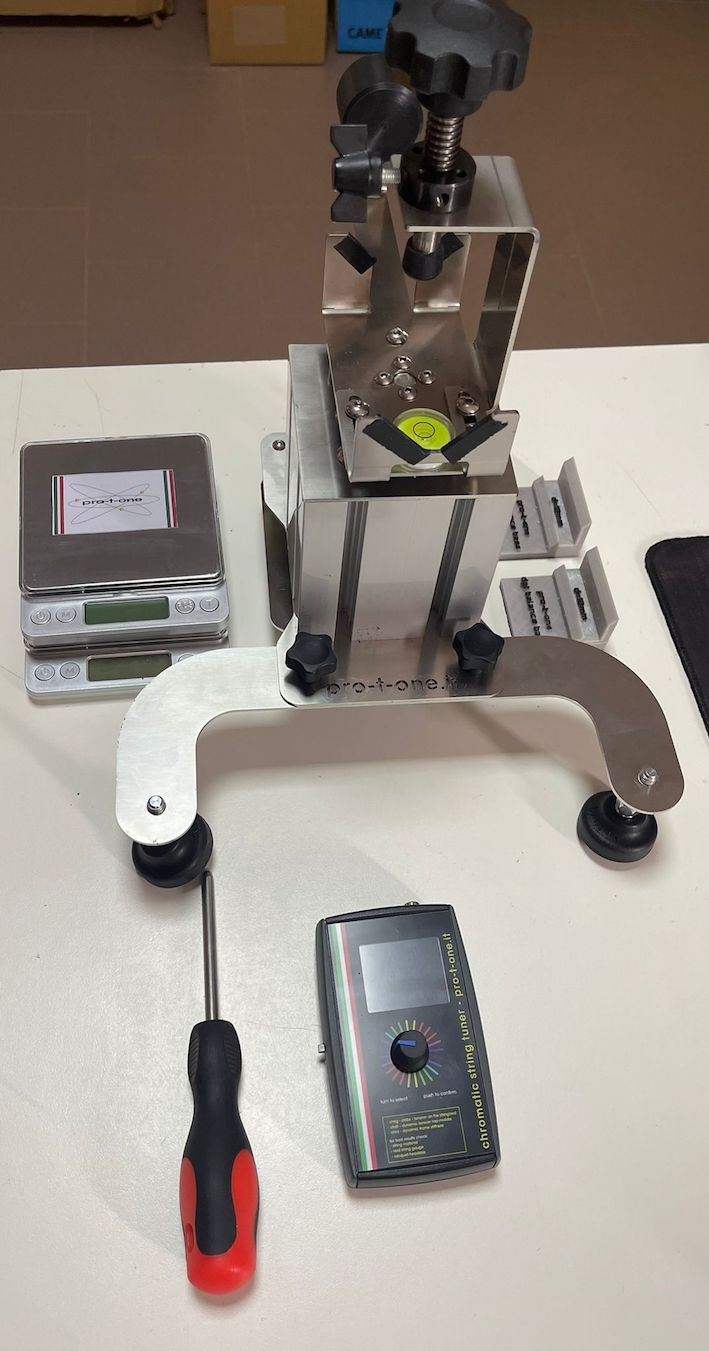 Pro T One Chromatic Swing Tuner – portable swing machine – Stringlab UK